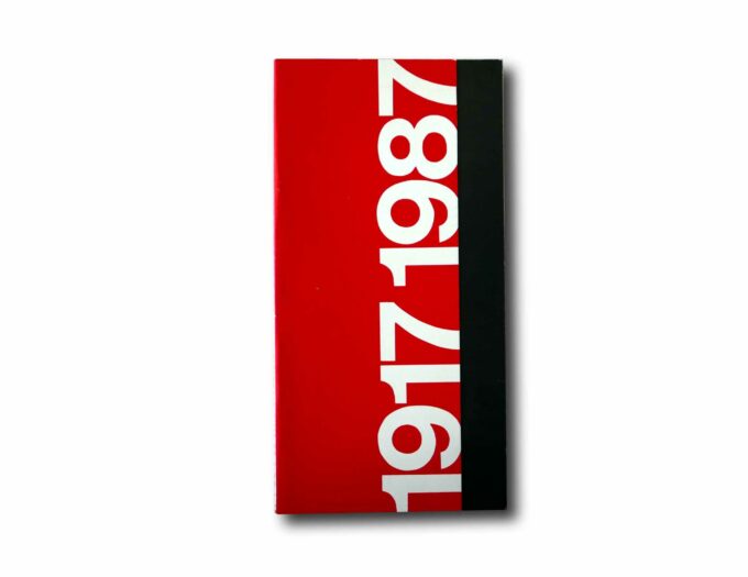 Neuvostomaan arkkitehtuuria 1917–1987 – Soviet Architecture 1917–1987 - bookm-ark.fi